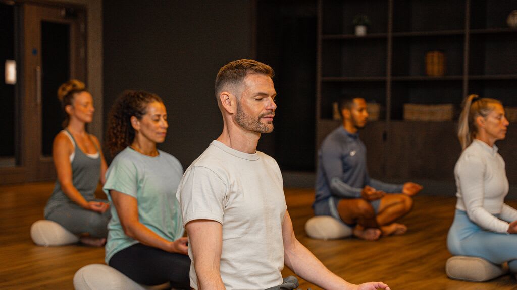 Clases de Yoga Cerca de Ti | Vinyasa, Hatha y Yin | David Lloyd Clubs